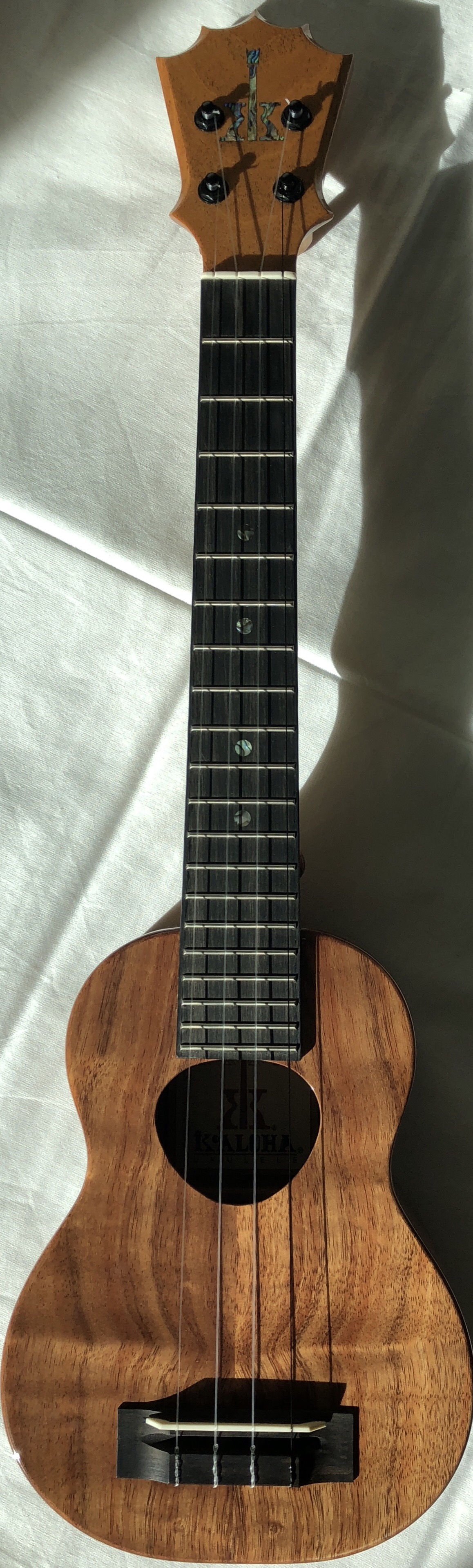 Flea Market Music market place page offers an on-line auction type ...