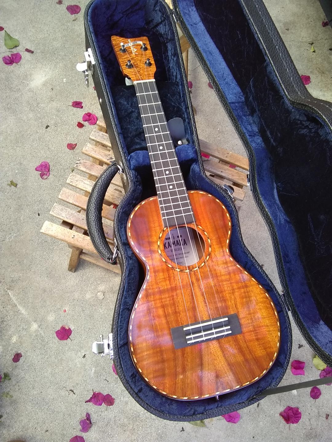 Flea Market Music market place page offers an on-line auction type ...