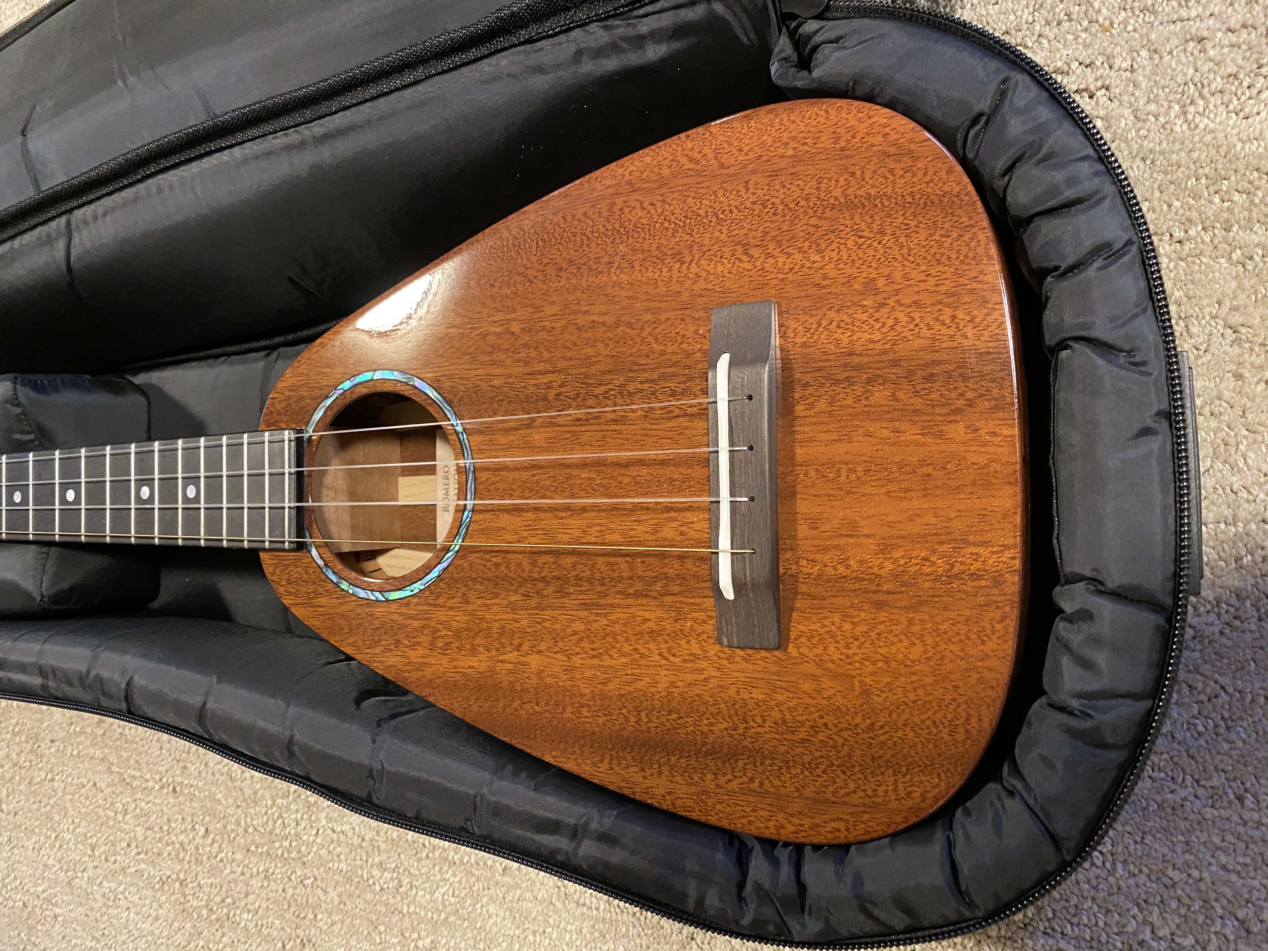Flea Market Music market place page offers an on-line auction type ...