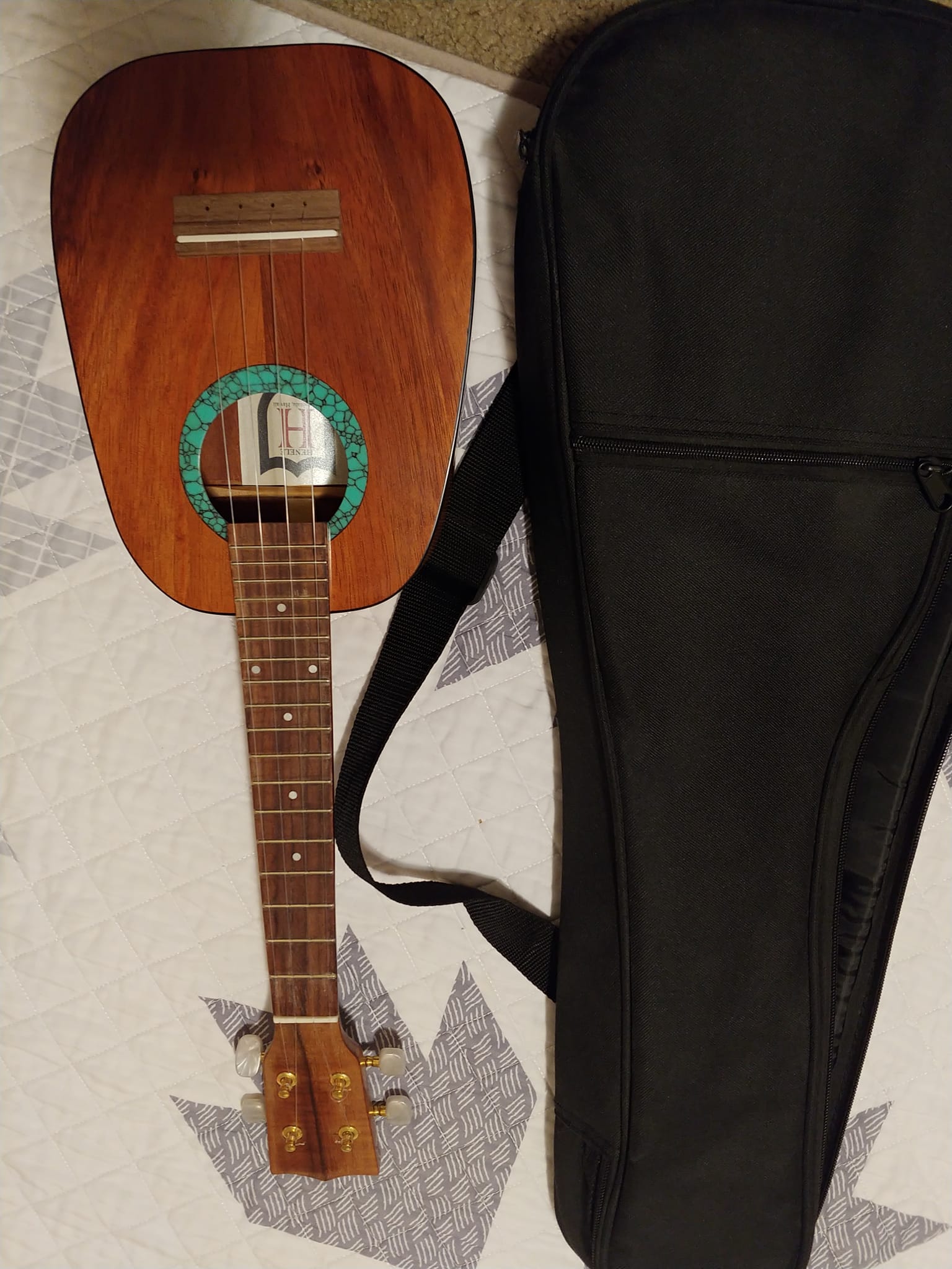 Flea Market Music market place page offers an on-line auction type ...