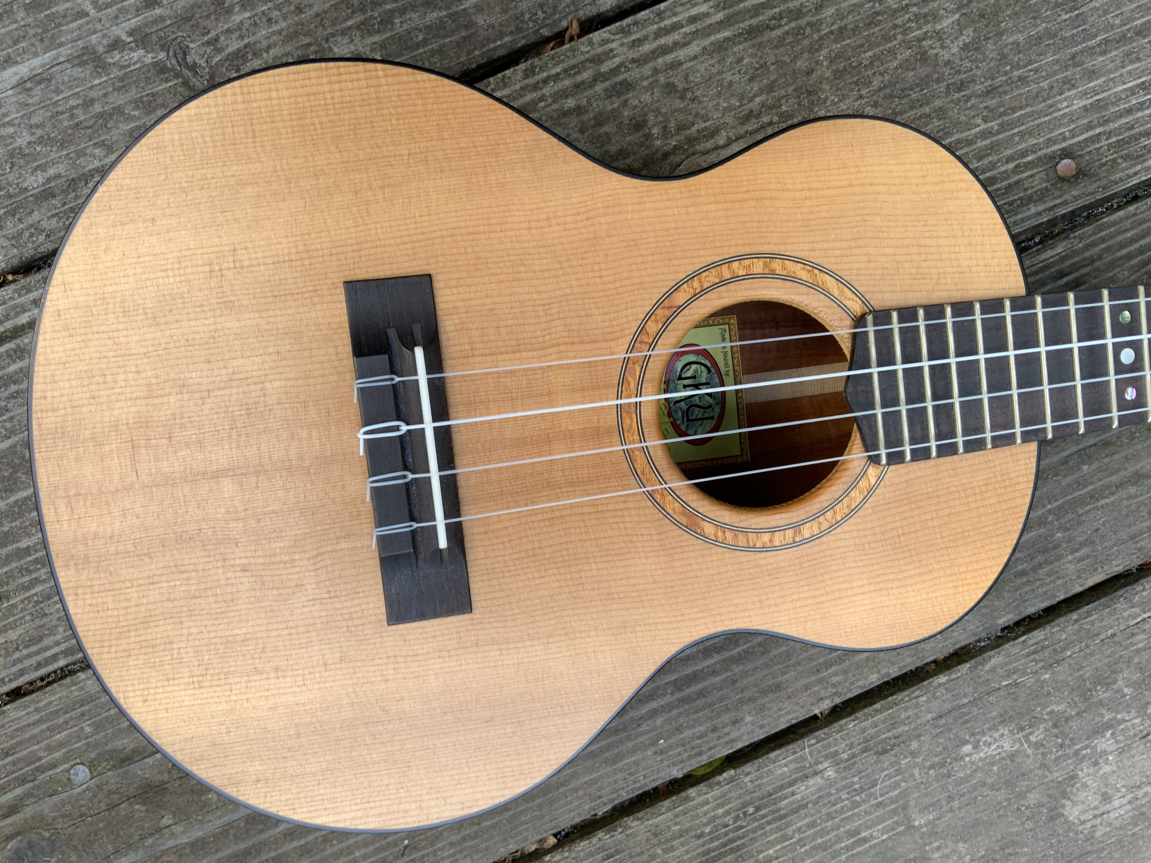 Flea Market Music market place page offers an on-line auction type ...