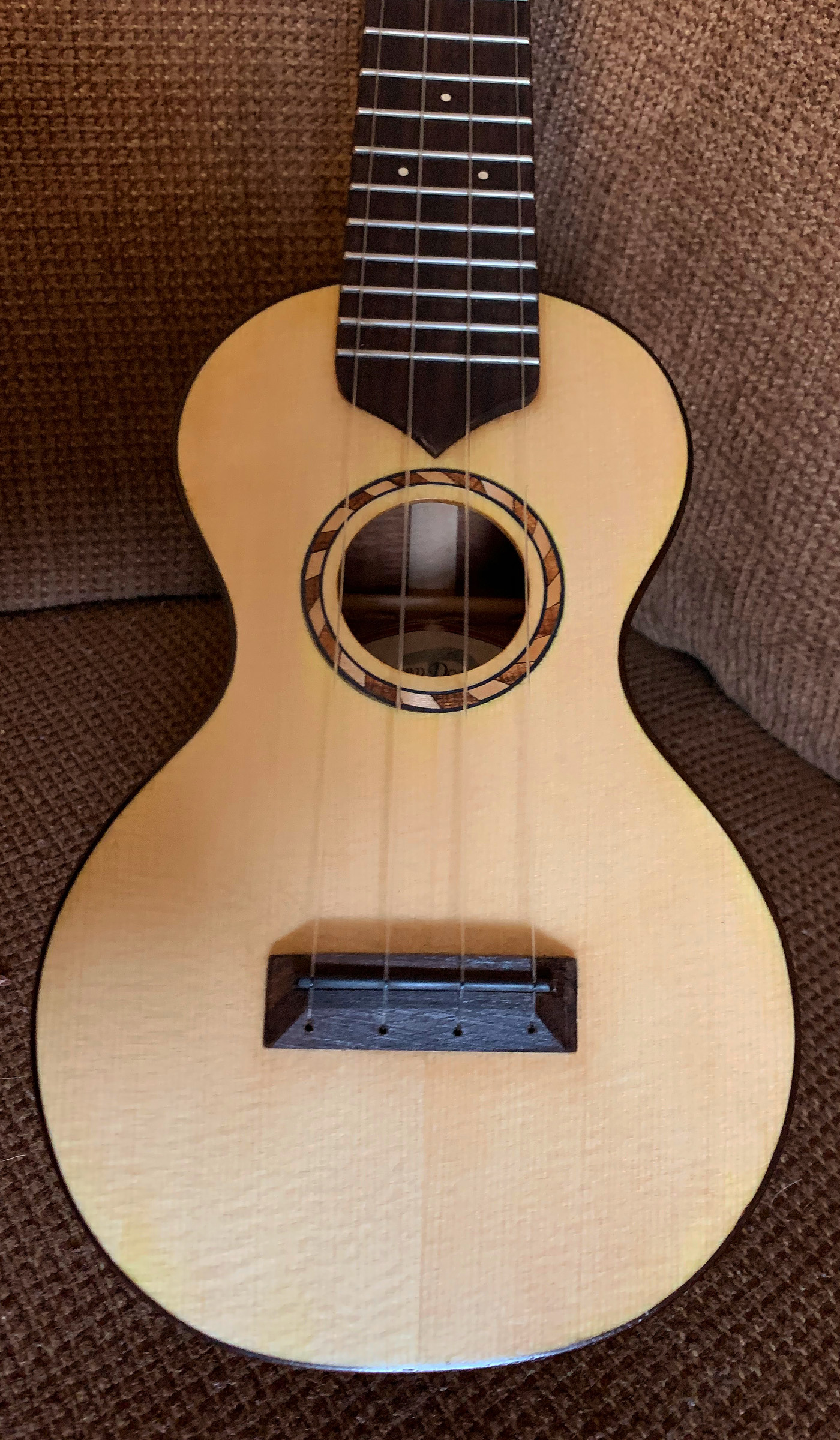 Flea Market Music market place page offers an on-line auction type ...