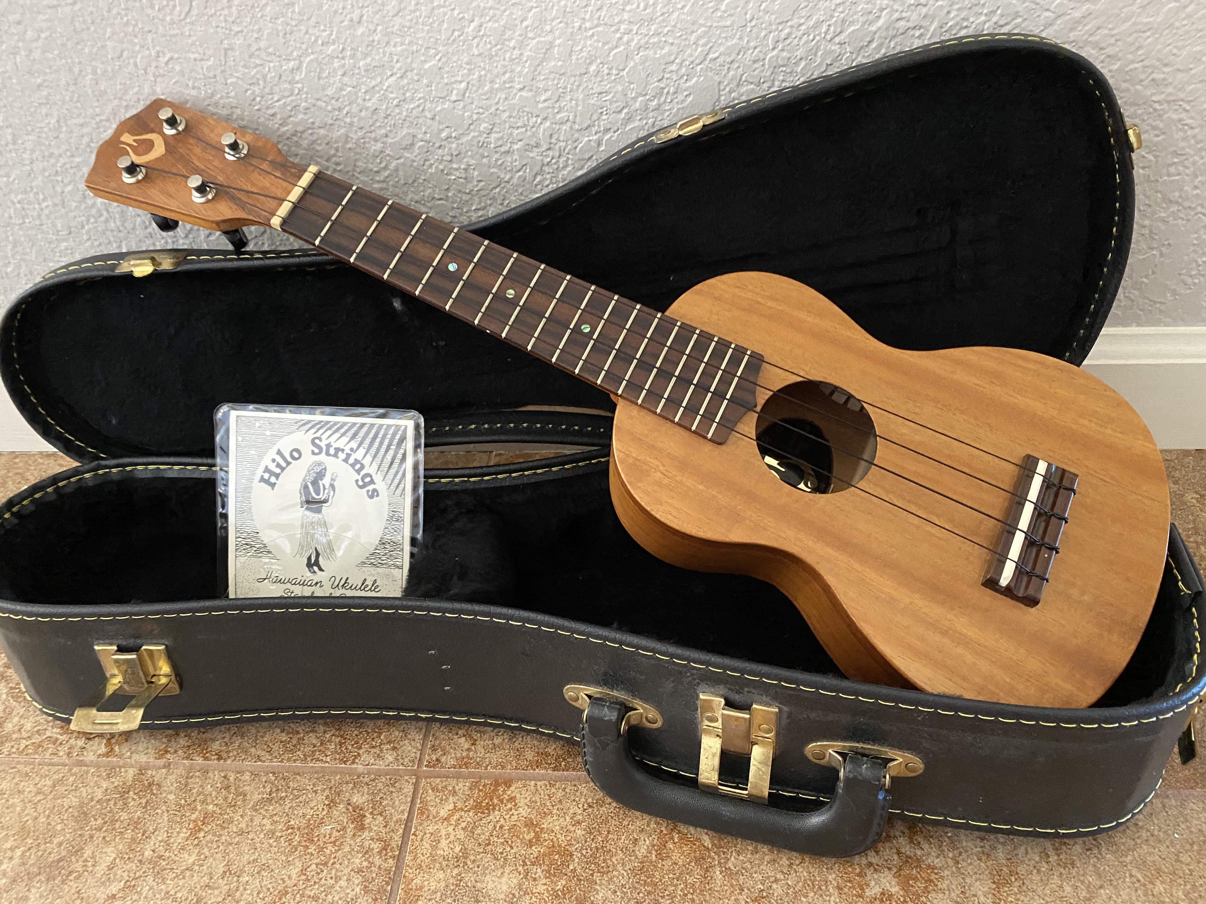 Flea Market Music market place page offers an on-line auction type ...