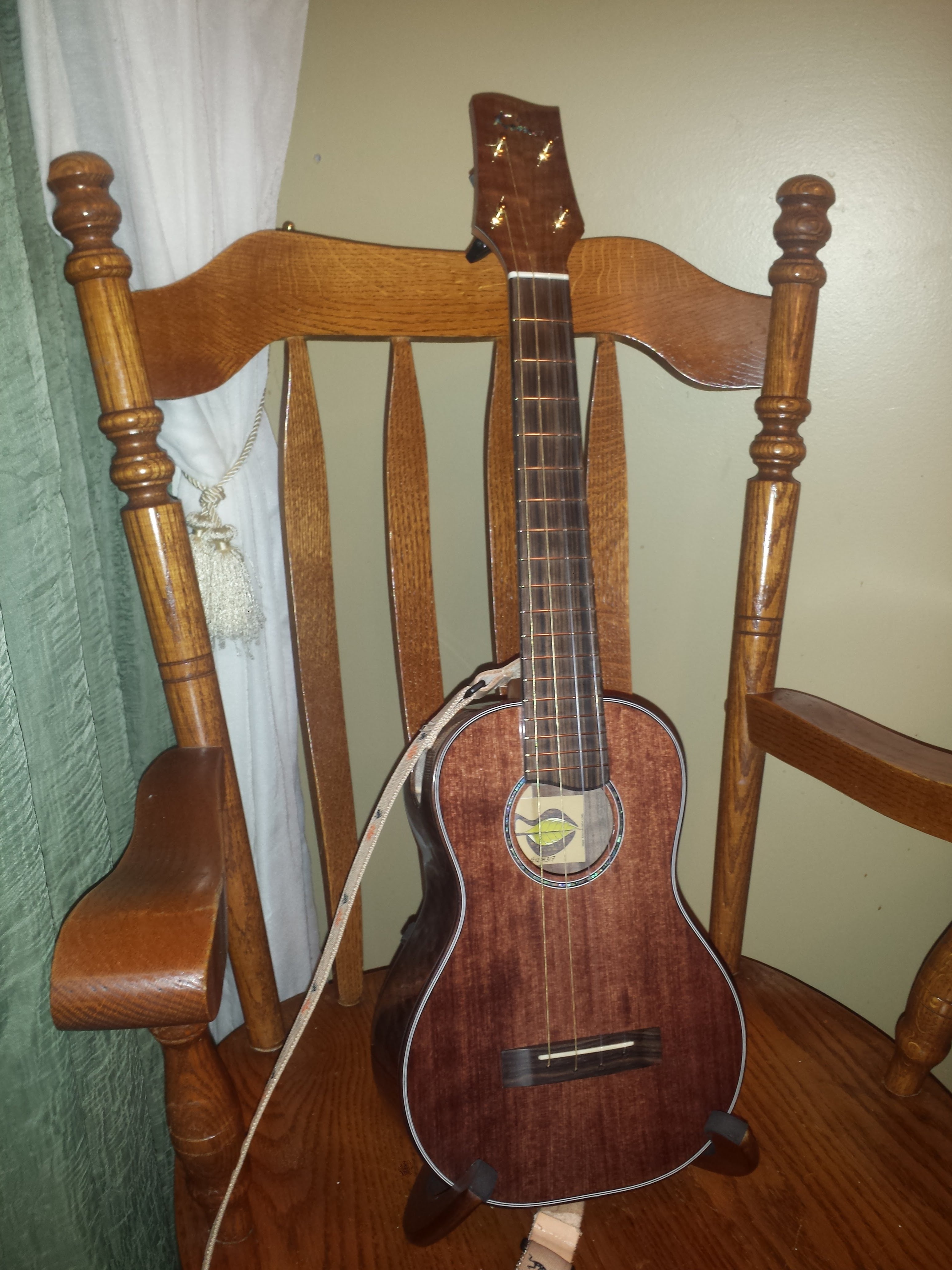 Flea Market Music market place page offers an on-line auction type ...